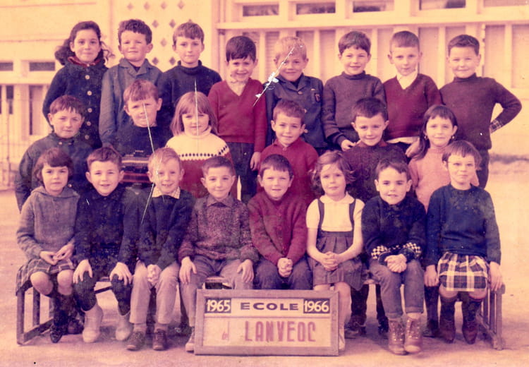 Photo de classe CP ou CE1 de 1965, ECOLE YVES AUFFRET - Copains d'avant