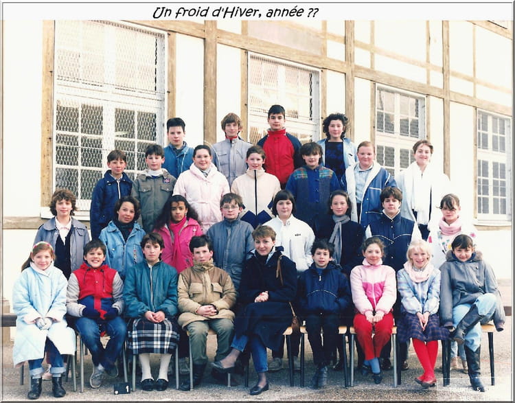 Photo de classe Emile Roux année ? de 1986, ECOLE EMILE ROUX - Copains ...