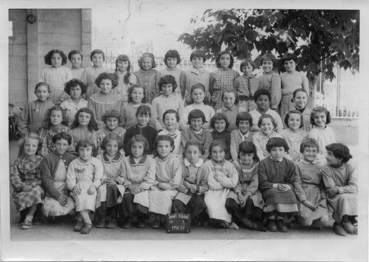 Photo de classe CM de 1957, ECOLE PAUL LAPIE - Copains d'avant Photo de classe CM de 1957, ECOLE PAUL LAPIE - Copains d'avant