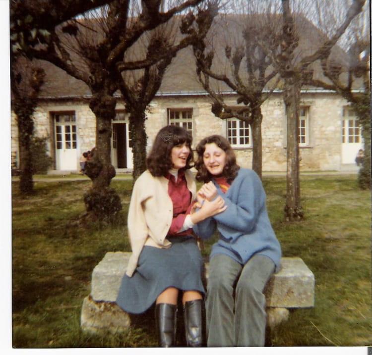 Photo de classe Isabelle REBOUSSIN et Danielle ROBIN en 1977 de 1977, Ireo Du Val-de-loire ...
