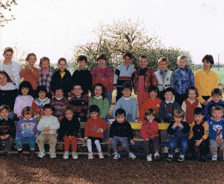 Photo de classe Petite, moyenne, grande section de 1999, Ecole Saint ...