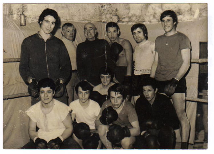 Photo de classe Boxing glub de 1970, Boxing Club Sextius - Copains d'avant
