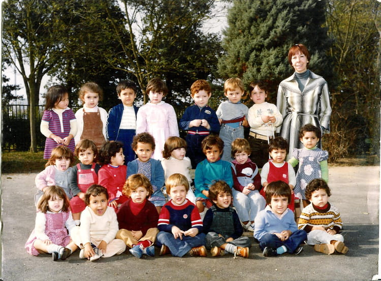 Photo de classe 1ère année de maternelle Georges HYON de 1981, ECOLE ...