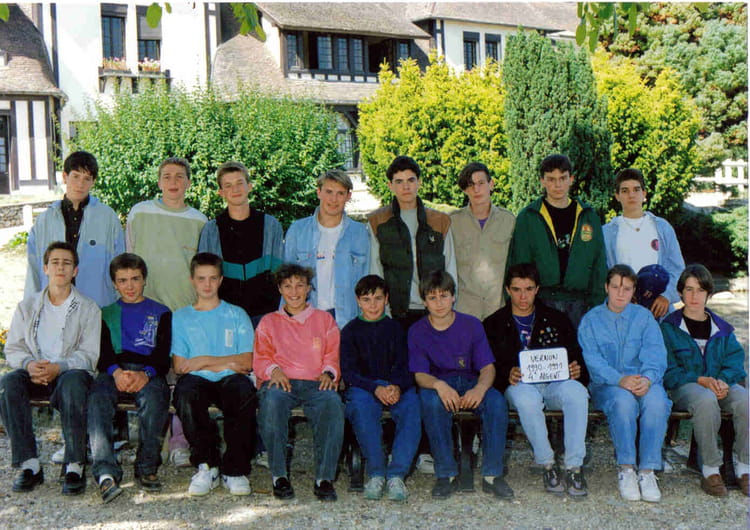 Photo de classe 4EME ARGENT de 1990, Collège Saint-adjutor - Copains d ...