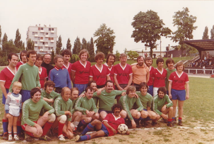 Photo de classe Equipe séniors 1981 de 1981, AS MEUDON - Copains d'avant