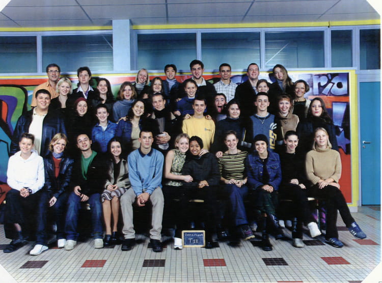 Photo de classe T 13 de 2002, Lycée Frédéric Chopin - Copains d'avant