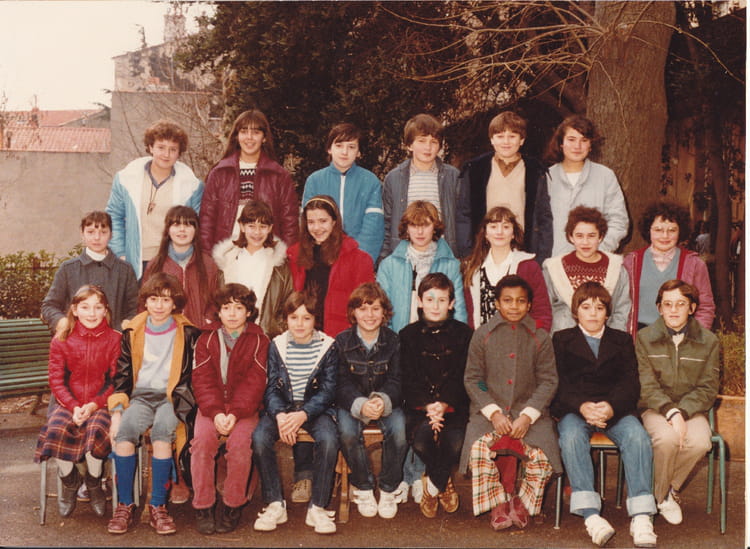 Photo de classe Classe de 6ème 1981-1982 Collège Paul Riquet Béziers de ...