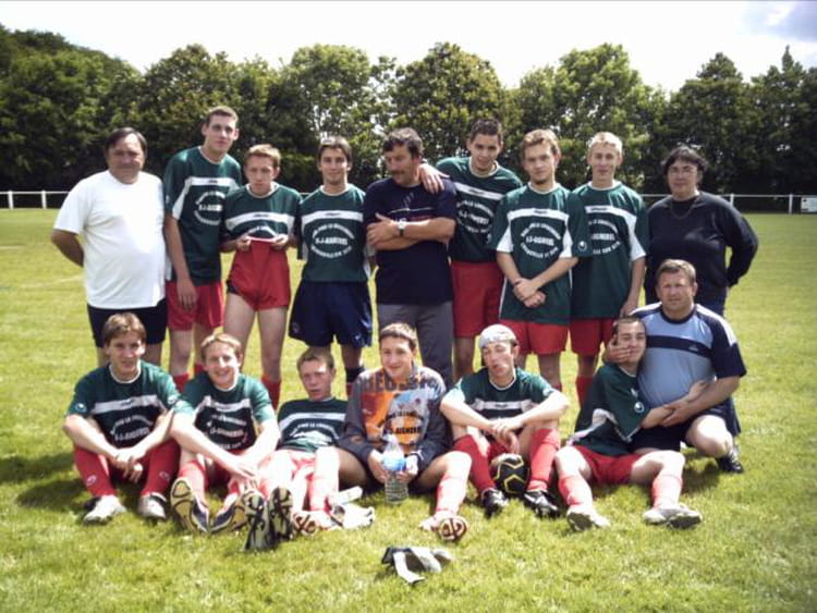 Photo de classe Les 18ans !!! de 2005, E.le.catelier - Copains d'avant