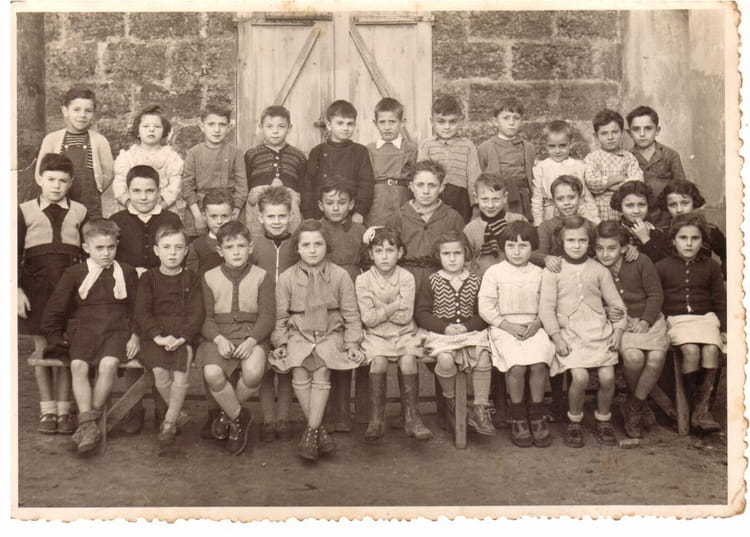 Photo de classe CE1 de 1953, Ecole (Saint Estephe) - Copains d'avant