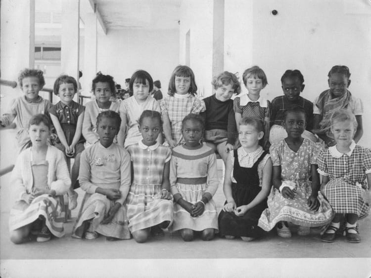 Photo de classe CE1 de 1955, ECOLE PRIMAIRE DU POINT E - Copains d'avant