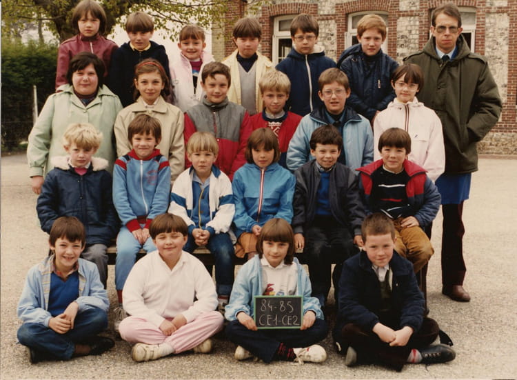 Photo de classe CE1 M.LEROUX 1984-1985 de 1984, Ecole Victor Coviaux ...