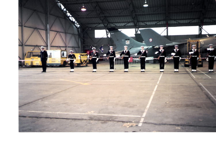 Photo de classe Le hangard de la 11s de 1997, Marine Nationale - Ban ...