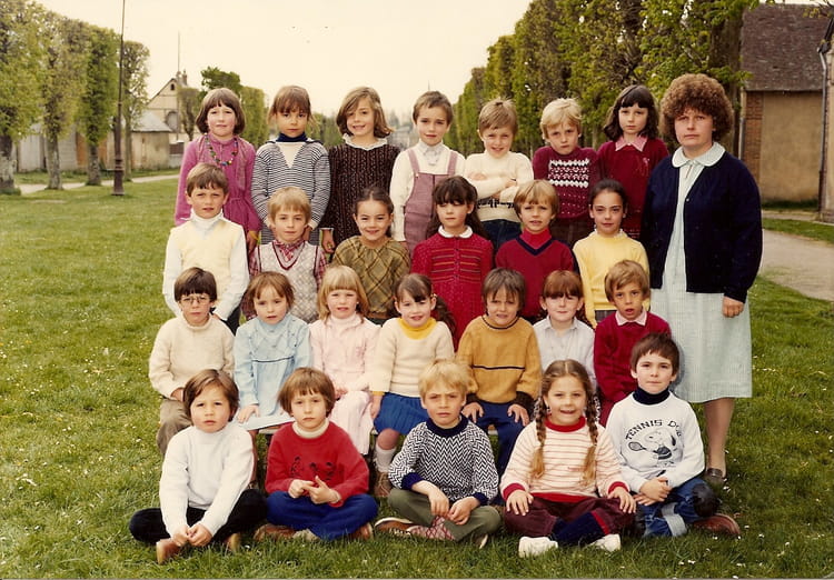 Photo de classe Grande section de maternelle de 1981, Ecole Jacques ...