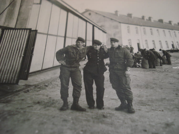 Photo de classe 6e RPIMA 66/67 de 1966, 6 Rpima - Copains d'avant