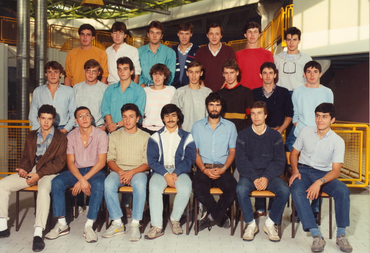 Photo de classe Bt CIRA Terminale 1985-86 de 1986, Lycée Pierre Mendès ...