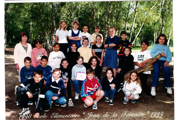 Photo de classe CM2 - Mme DUVIVIER de 1998, Ecole Jean De La Fontaine ...