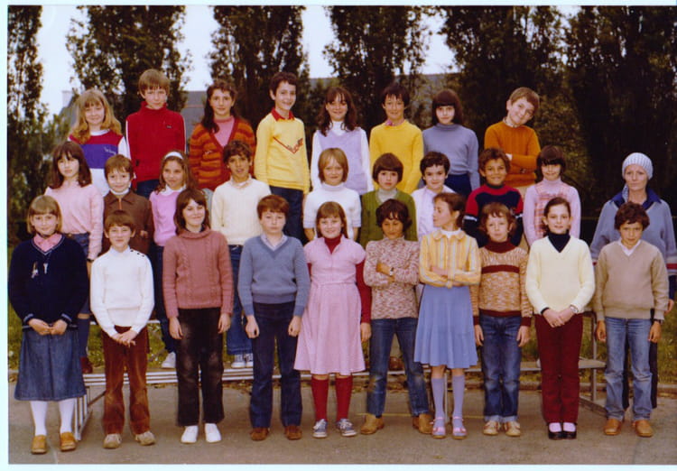 Photo de classe CM1 A lanveur 2 80/81 de 1980, ECOLE LANVEUR KERJULAUDE ...