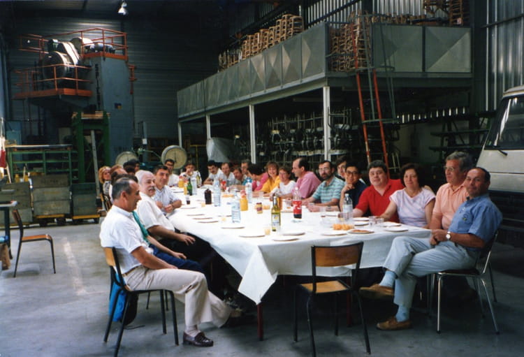 Photo de classe Repas avant les vacances d'été de 1990, Secmod ...