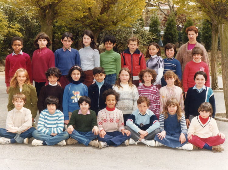 Photo de classe CM1 (1981-1982) de 1982, ECOLE GABRIEL CHEVRIER ...