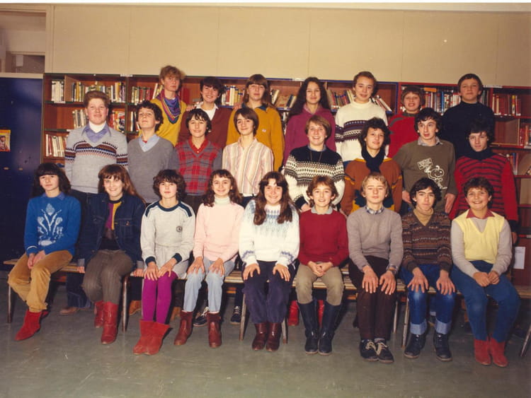 Photo de classe 4IEME-A de 1983, Collège Jean Moulin - Copains d'avant