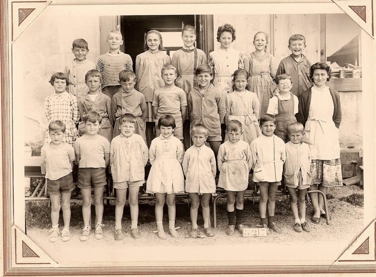 Photo de classe Ecole de LARIVIERE de 1961, Ecole Du Margrabant ...