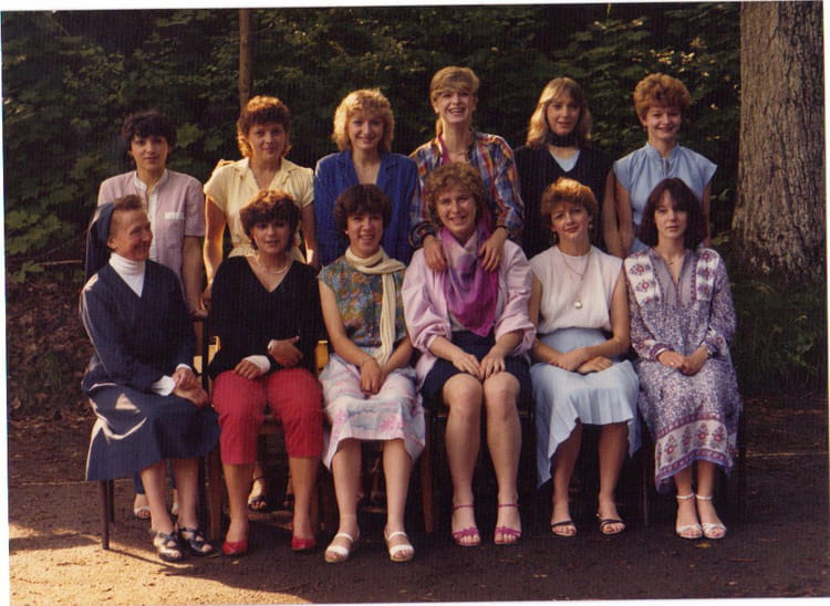 Photo de classe CAP Coiffure 3eme Année de 1982, Lycée Professionnel Saint-vincent De Paul ...