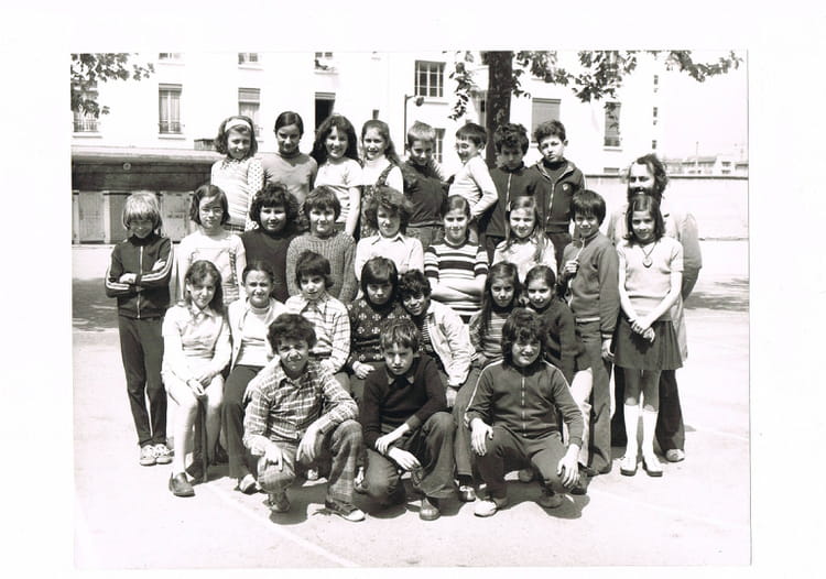 Photo de classe CM 2 de 1975, ECOLE ARISTIDE BRIAND - Copains d'avant