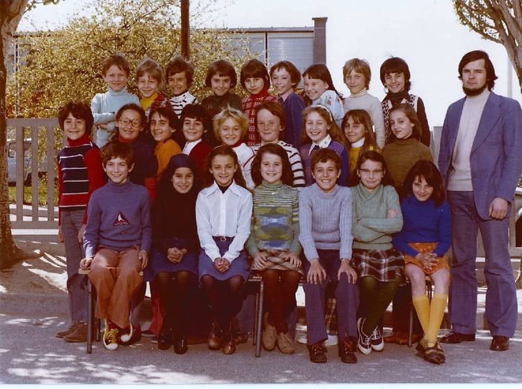 Photo de classe Cm1 avec MR IMBERT de 1975, Albert Aubel - Copains d'avant