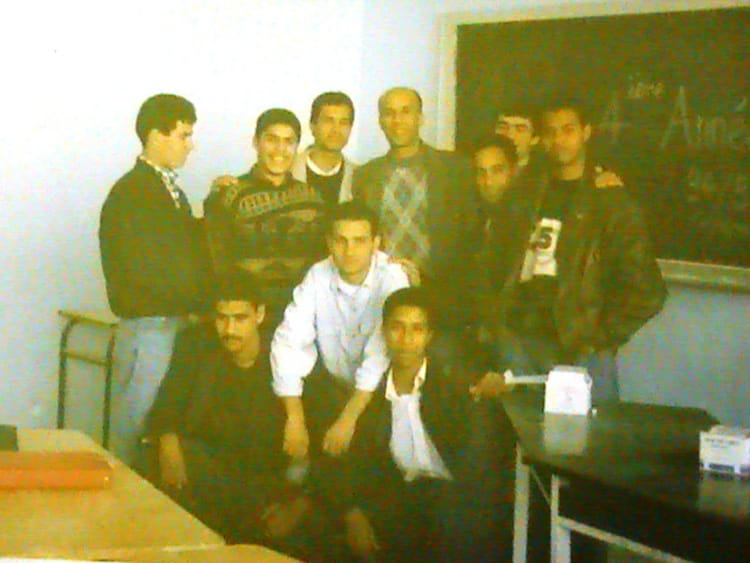Photo de classe CLASSE 4IEME ANNEE GEOPHYSIQUE IAP de 1995, Institut ...