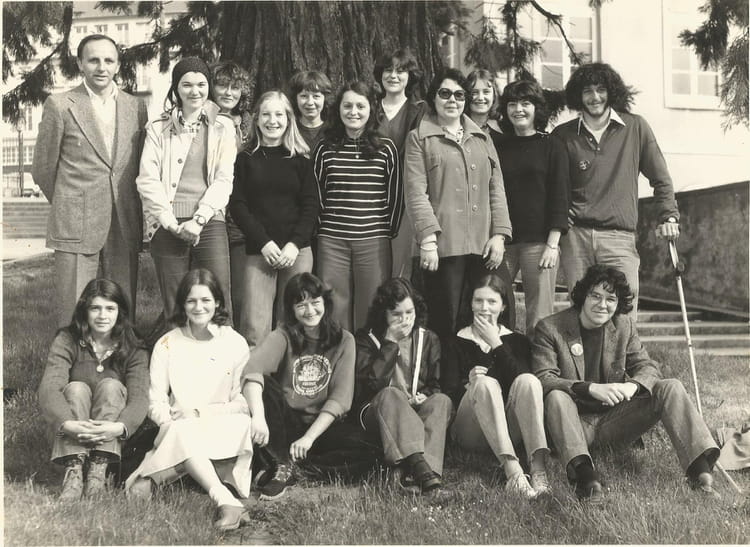 Photo de classe TERMINALE B 77-78 de 1978, Lycée C F Lebrun - Copains d ...