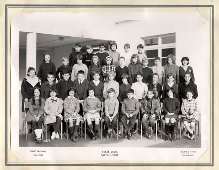 Photo de classe 6 eme de 1967, Collège Marcel Roby - Copains d'avant