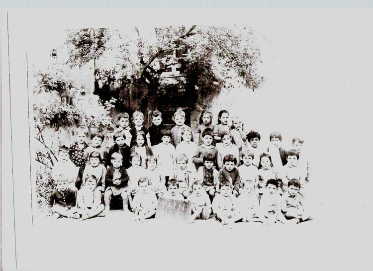 Photo de classe Section moyens petits de 1962, ECOLE MATERNELLE LOUIS ...
