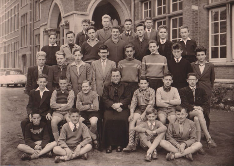 Photo de classe Cinquième gréco-latine de 1954, College Sainte-gertrude ...