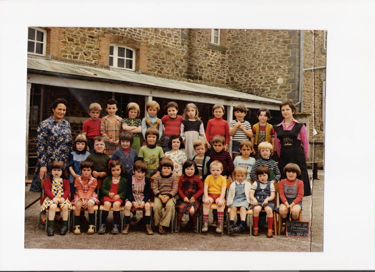 Photo de classe Maternelle de 1977, Ecole Sainte Anne (Saint Pierre De ...