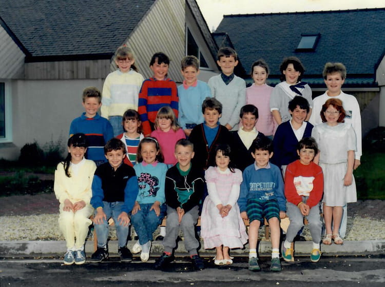 Photo de classe CE1-CE2 de 1987, Ecole Saint Jaoua (Plouvien) - Copains ...