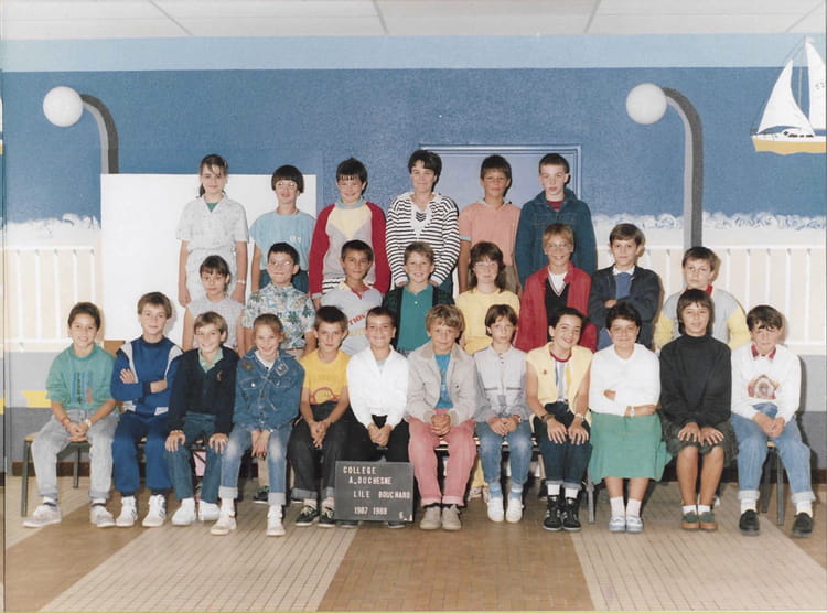 Photo de classe 6e A 87-88 de 1987, Collège André Duchesne - Copains d ...