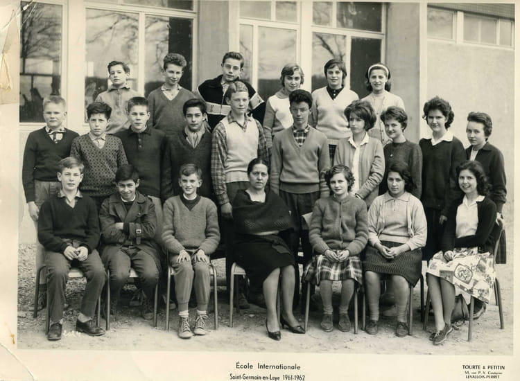 Photo de classe 4 ème M2 de 1961, Lycée International - Copains d'avant