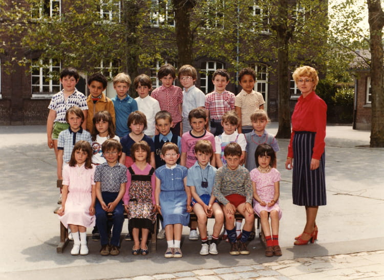 Photo de classe CE1 de 1982, Ecole Emile Zola (Denain) - Copains d'avant