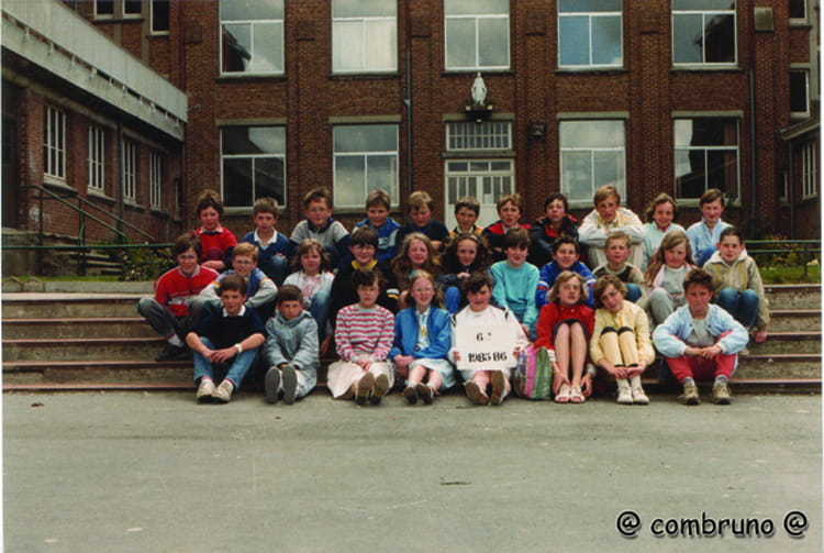 Photo de classe 8 - Collège Immaculée Conception Bailleul 6 ème D 1985 ...