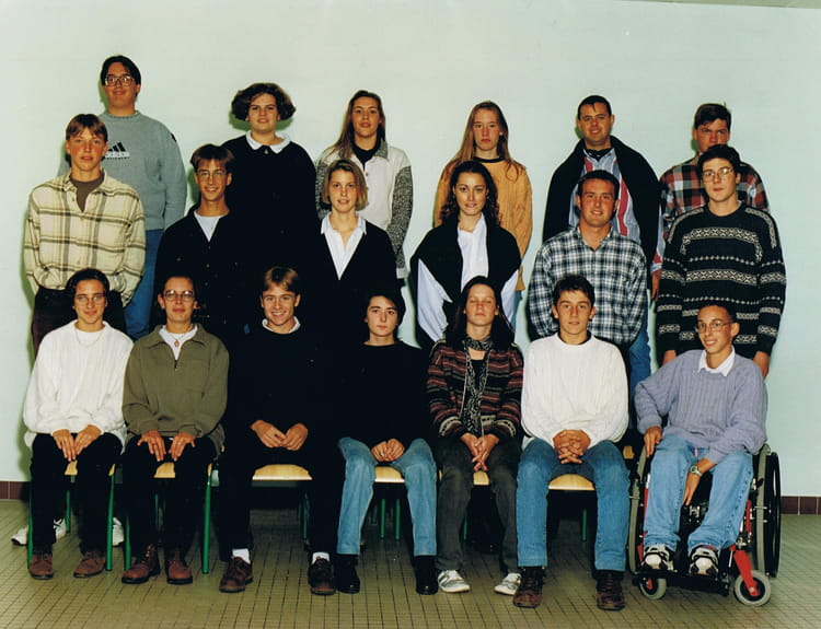 Photo de classe Classe ACC2 1995/1996 de 1995, Lycée Bon Accueil ...