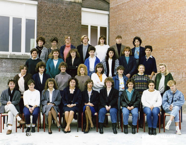 Photo de classe Tss2C de 1990, Lycée Henri Wallon - Copains d'avant
