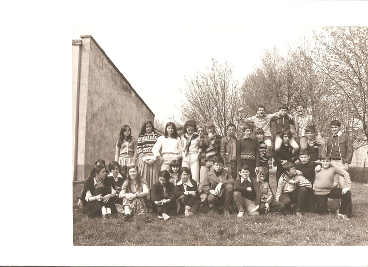 Photo de classe 4éme de 1978, Collège Hoche - Copains d'avant