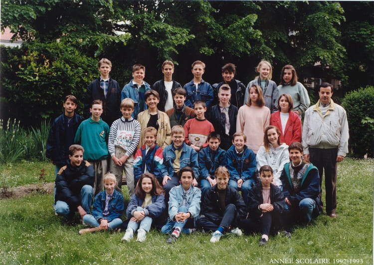 Photo de classe 5e D 1992-1993 de 1993, Collège Saint-joseph Sainte ...