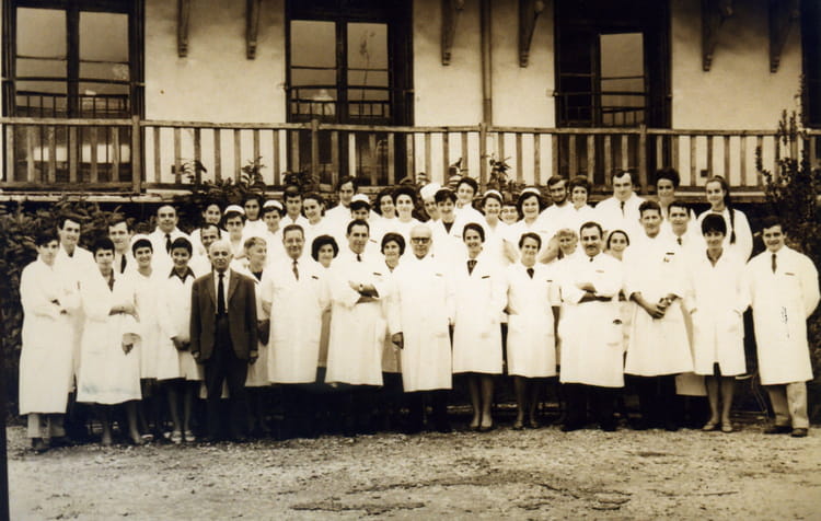Photo de classe Service Pr Marcel Janbon Pavillon Pasteur en bois ...