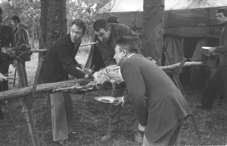 Photo de classe Méchoui annuel du 401°BCS de 1975, 401 Bcs - Copains d ...