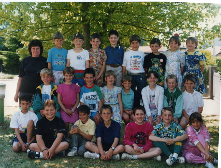 Photo de classe CE2 de 1990, Ecole Roger Balan (Saint Marcel) - Copains ...