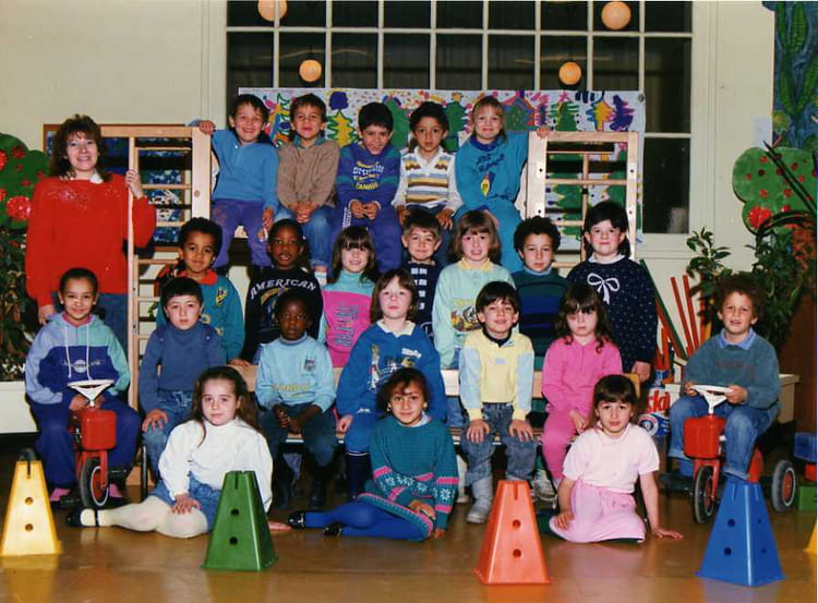 Photo de classe Maternelle de 1988, ECOLE VICTOR HUGO - Copains d'avant
