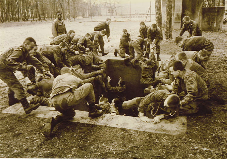 Photo de classe Stage entrainement commando de 1982, Quartier Napoleon ...