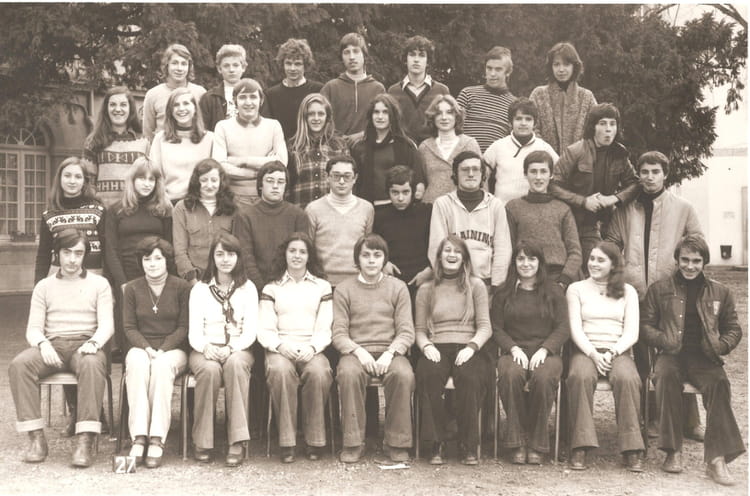 Photo de classe Seconde C10 de 1977, Lycée Saint-sernin - Copains d'avant