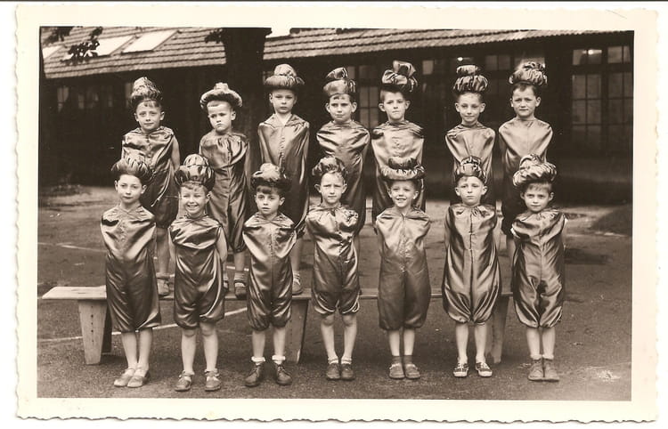 Photo de classe Fete des ecoles de 1957, ECOLE MIRABEAU - Copains d'avant